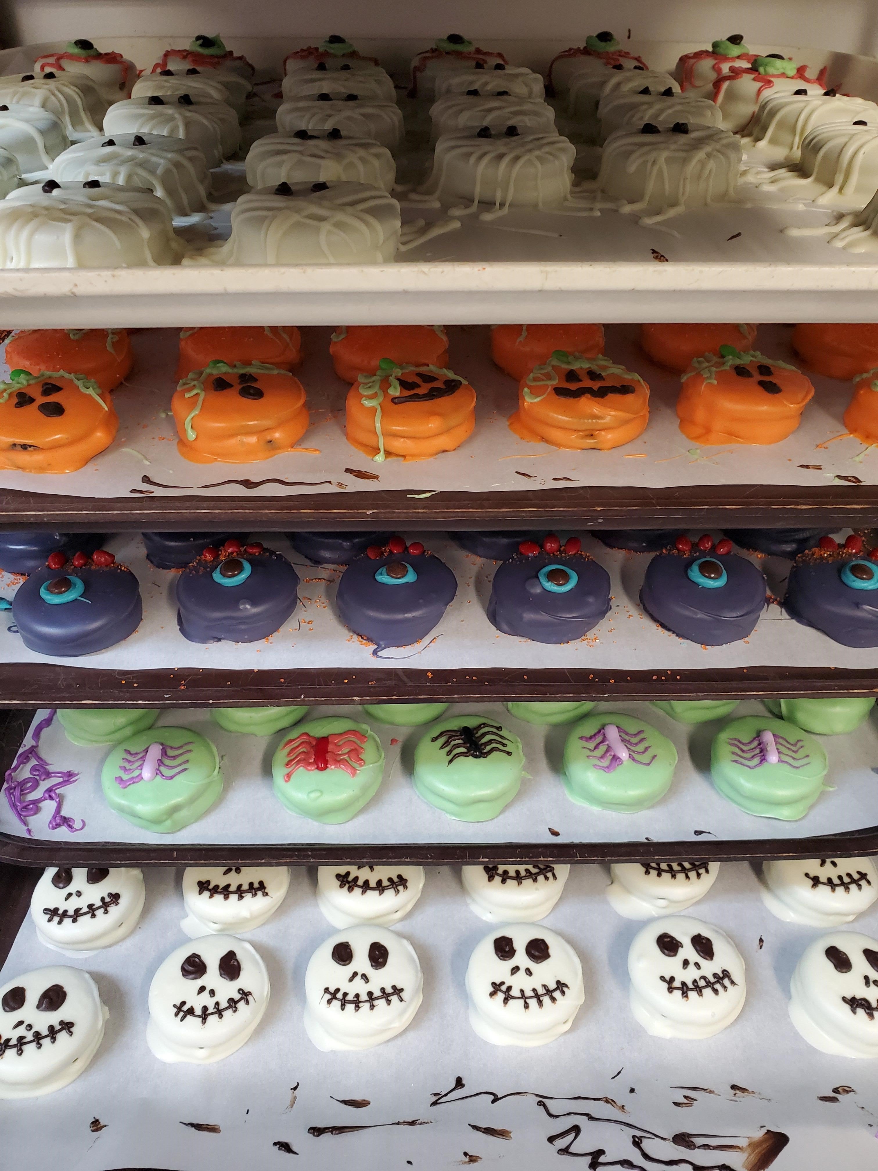 Halloween Spirit Advent Calendar – Fun Factory Sweet Shoppe